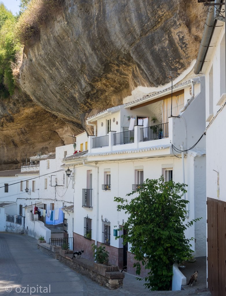 The City That Builts Into The Rock | FREEYORK