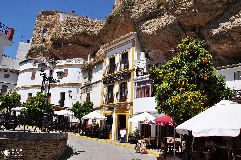 The City That Builts Into The Rock | FREEYORK