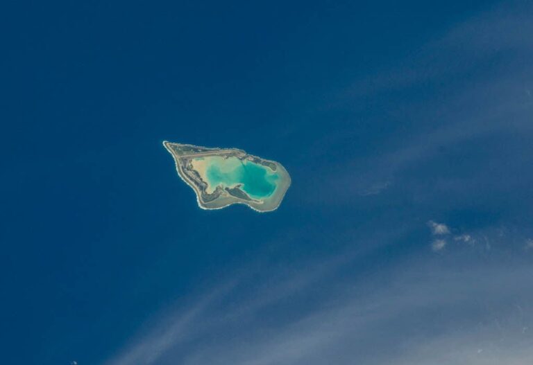 Stunning Photographs Of Islands Taken From Space | FREEYORK