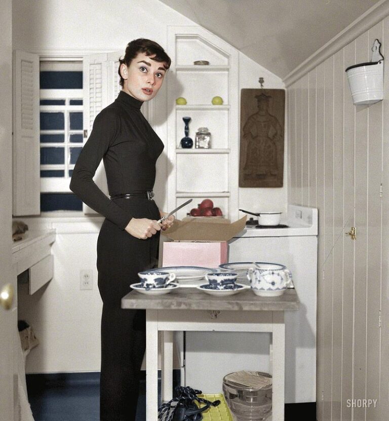 21 Realistically Colorised Retro Photos | FREEYORK