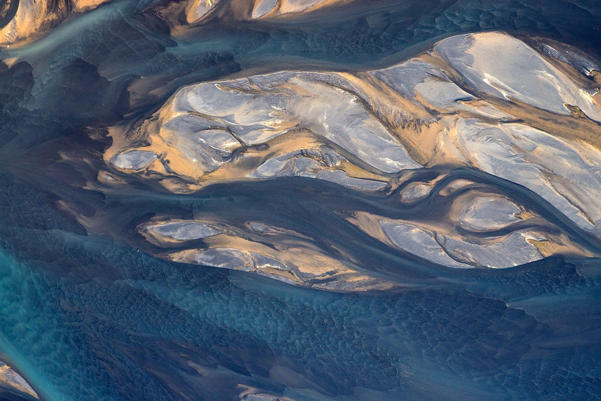 Stunning Aerial Photos Of Icelandic Rivers From Above | FREEYORK Stunning Aerial Photos Of Icelandic Rivers From Above | FREEYORK