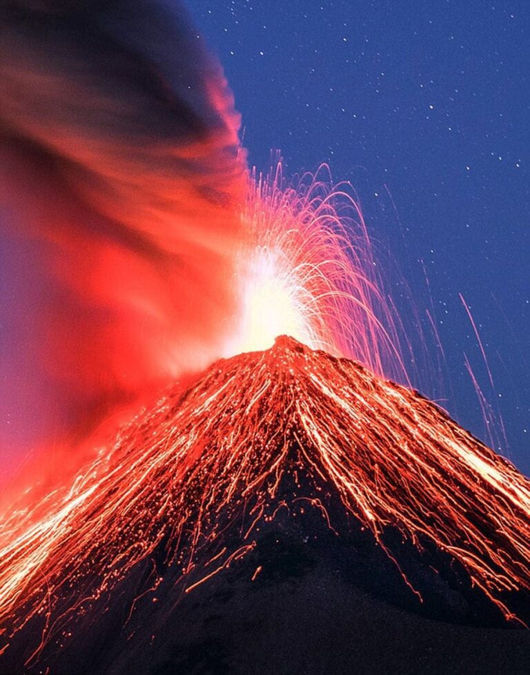 Amazing Shots Show Erupting Volcano That Is Apparently Spewing Ashes To ...