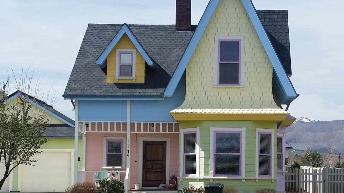 Disney Scenes With Grumpy Cat | FREEYORK