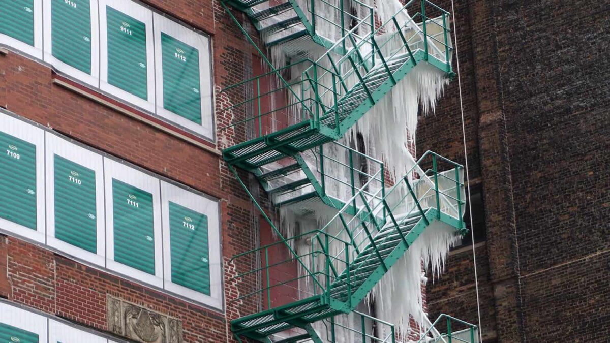 Stunning B&W Photos Capture The Black Experience In 1940s South Side ...