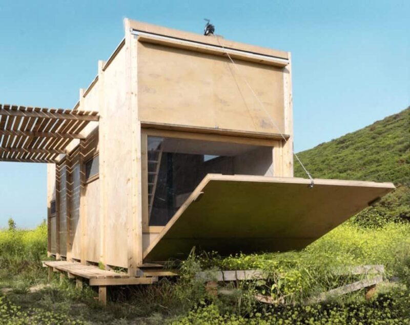 This Self Sustainable Off-Grid Cabin Is Ideal For Reconnecting With ...