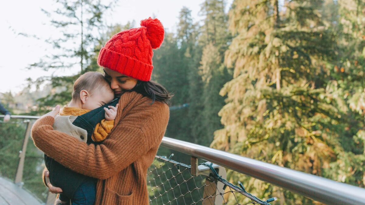 Charming Close-up Photos Of Newborn Baby Chameleon | FREEYORK