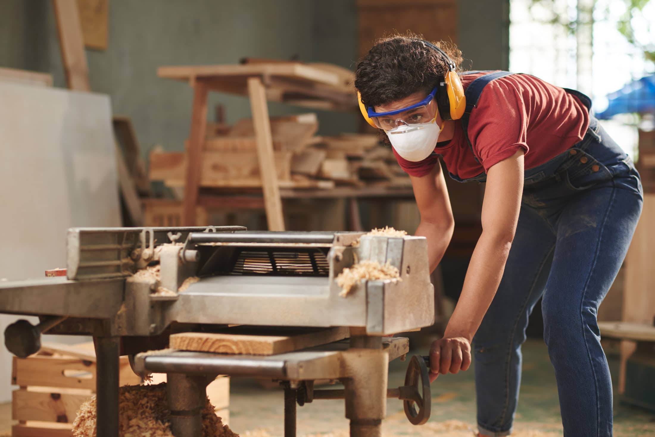 Top Benefits Of Using Woodwork Machinery | FREEYORK