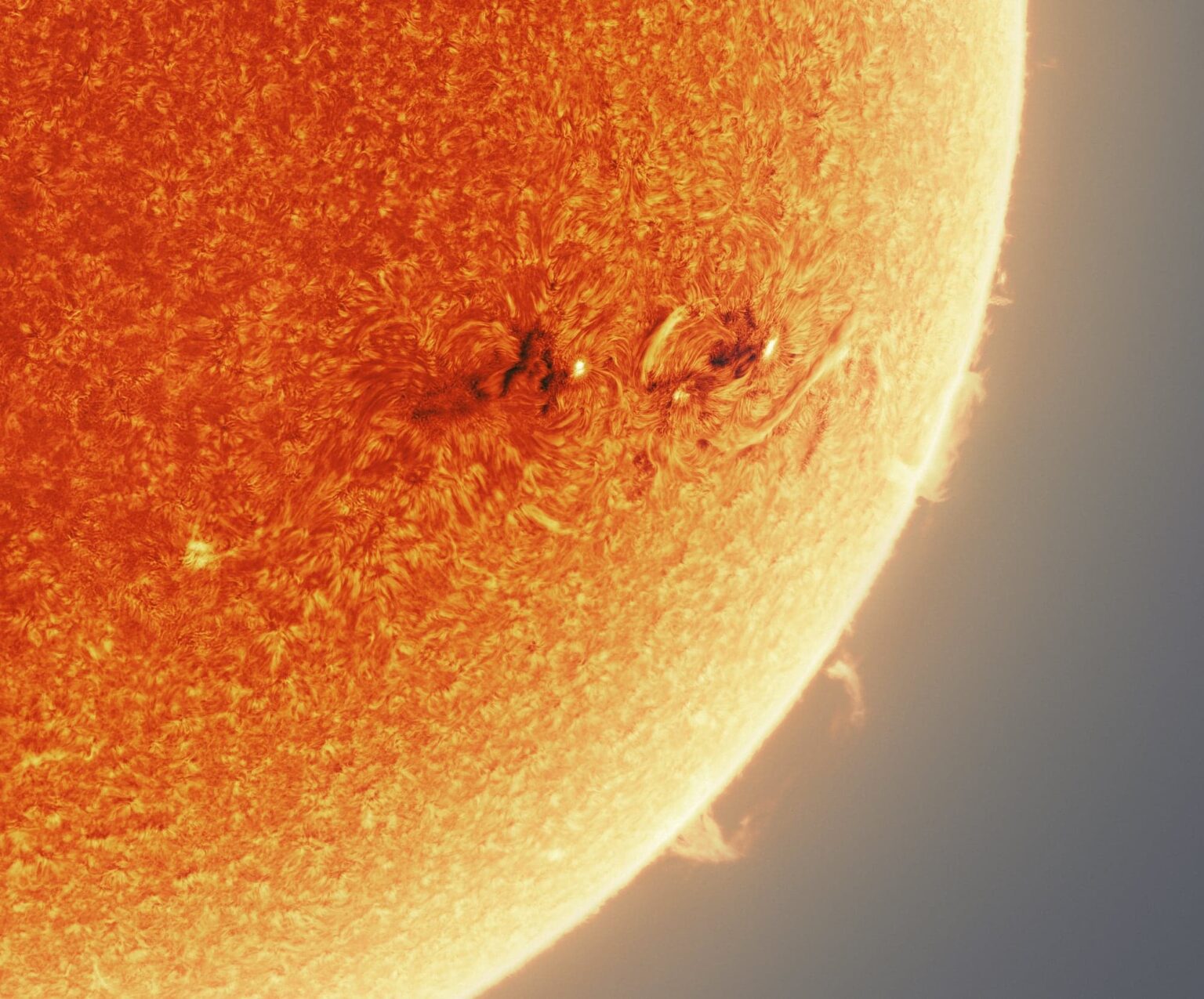 “Fire And Fusion”: Giant New Composite Reveals Complex Patterns On The ...