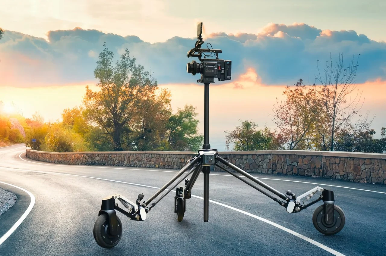 New Snoppa Rover Camera Gimbal Lets You Roll The Camera On Rough Roads ...