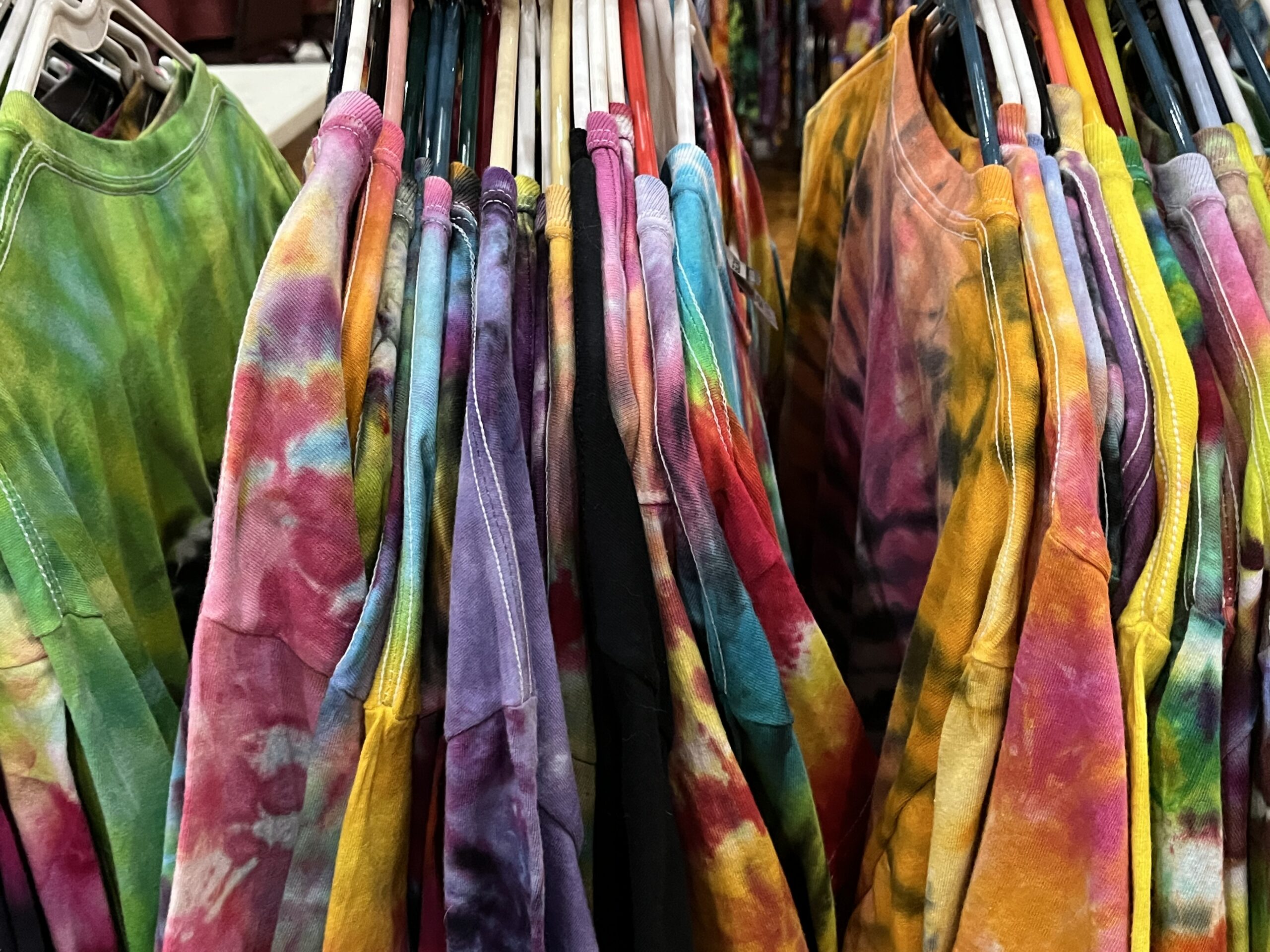Tie-Dye Is Making A Major Comeback: Here's How You Can Create Your Own ...